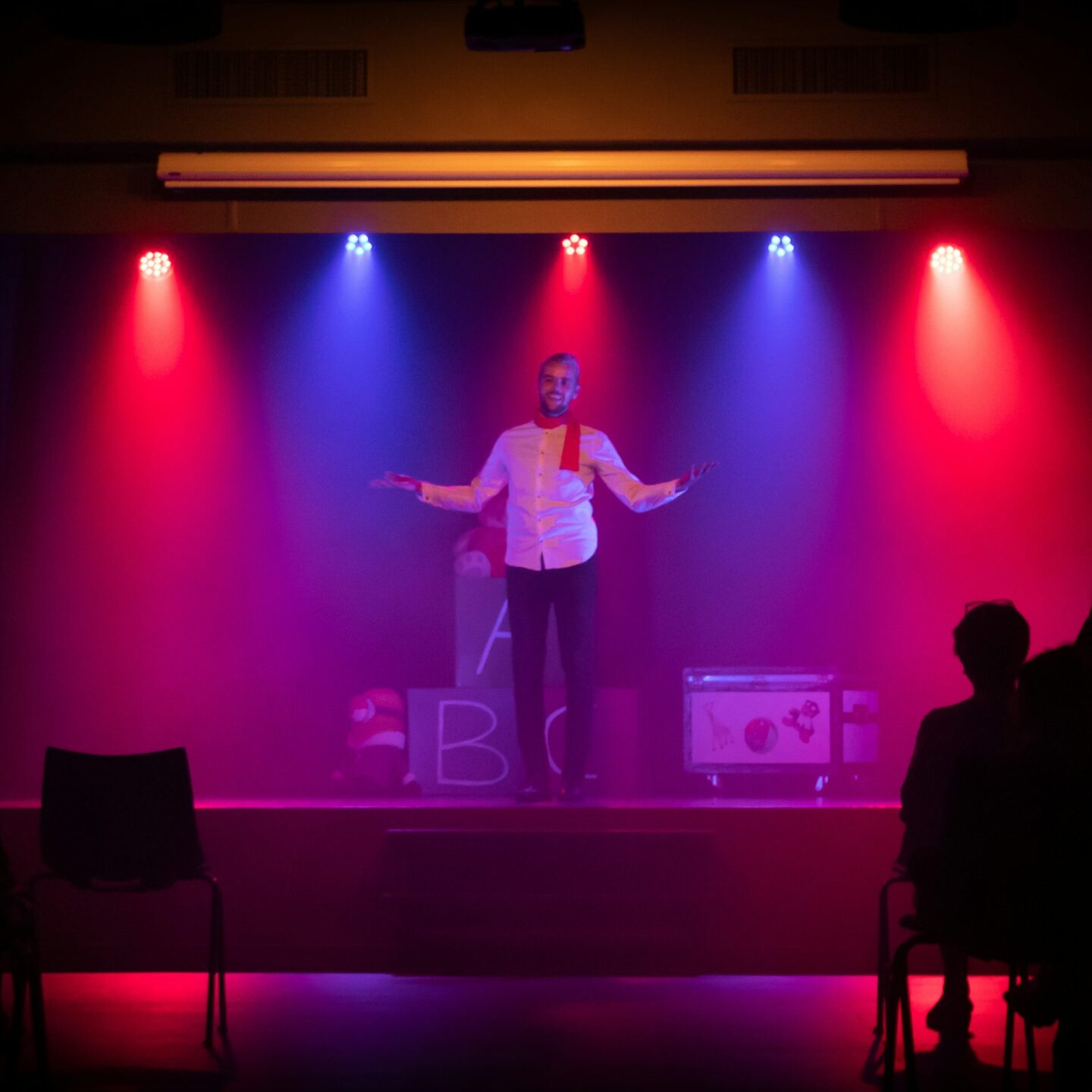 Mastering Comedic Timing: The Key to Perfect Punchlines